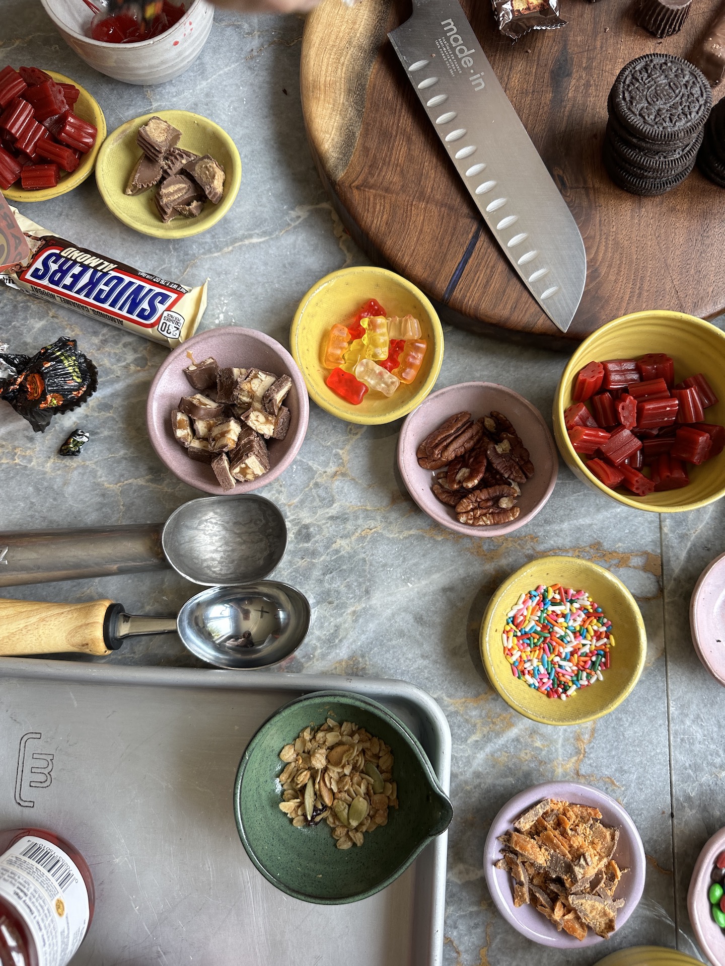 The Best Ice Cream Toppings For A Sundae Bar - nocrumbsleft