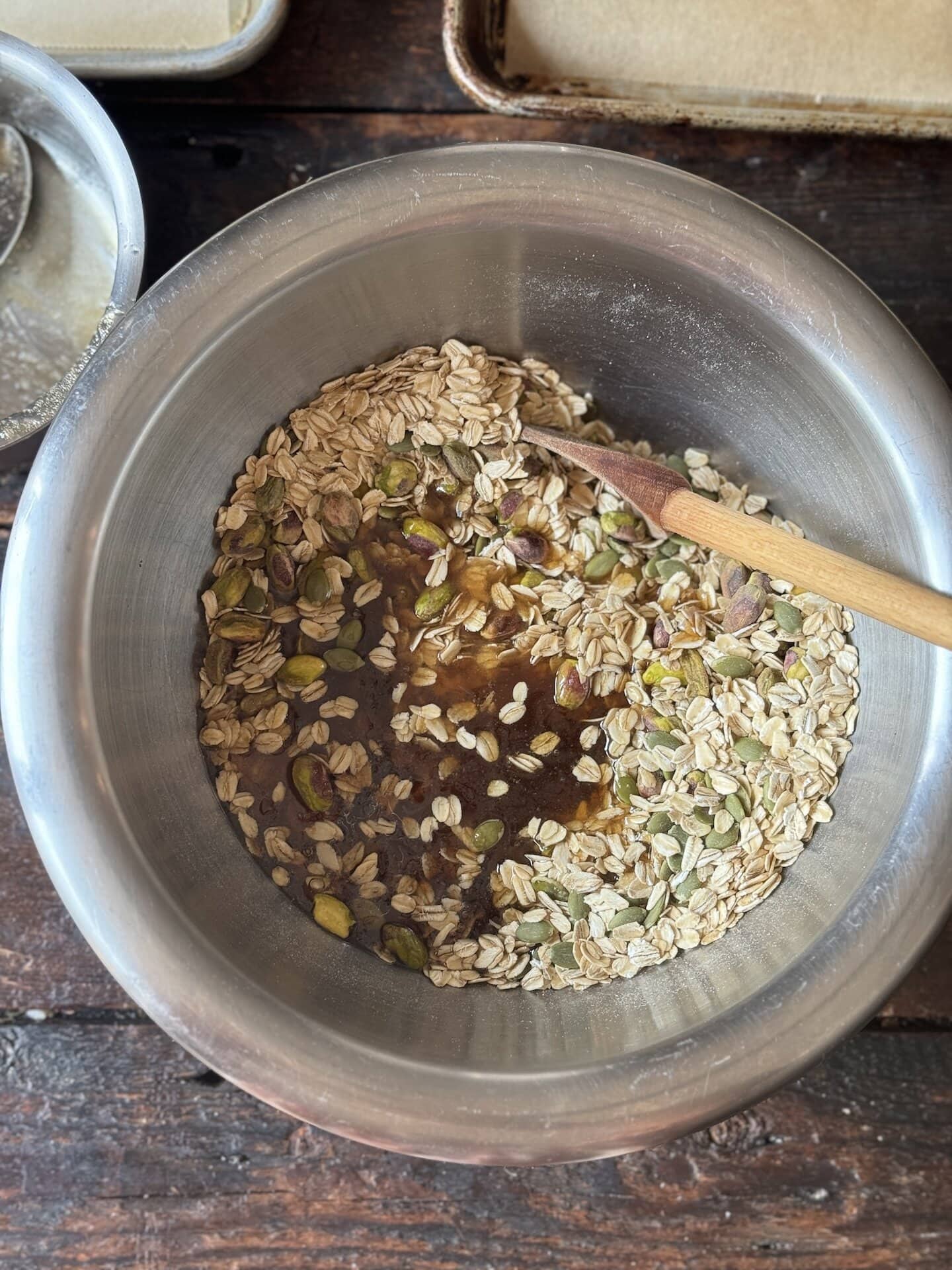 Homemade Granola: A Gift from the Kitchen - nocrumbsleft