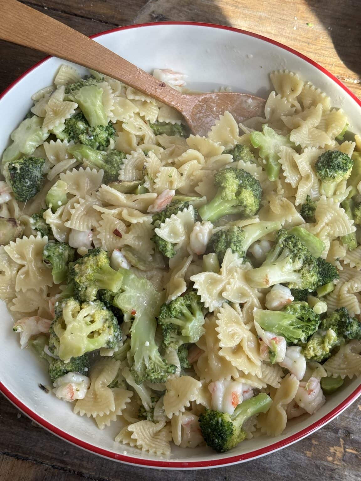 Broccoli Pasta with Shrimp - nocrumbsleft